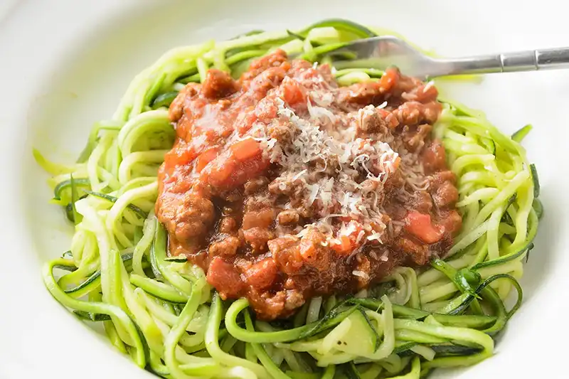 Spaghetti de courgettes à la bolognaise – Cuisiner les courgettes